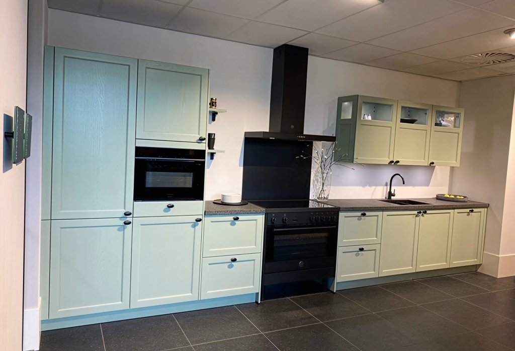 Pastelgroen landelijke keuken | Eigenhuis Keukens